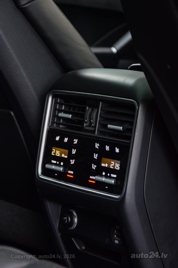 Balts Porsche Cayenne 2018 Tallina, ar dzinēja tilpumu 3.00 L un nobraukumu 233 tūkst. km par 36900 €, foto 8 vietnē AUTOMOTO.COM.LV