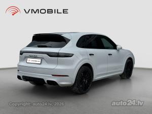Balts Porsche Cayenne 2020 Rīga, ar dzinēja tilpumu 4.00 L un nobraukumu 94 tūkst. km par 74900 €, foto 2 vietnē AUTOMOTO.COM.LV