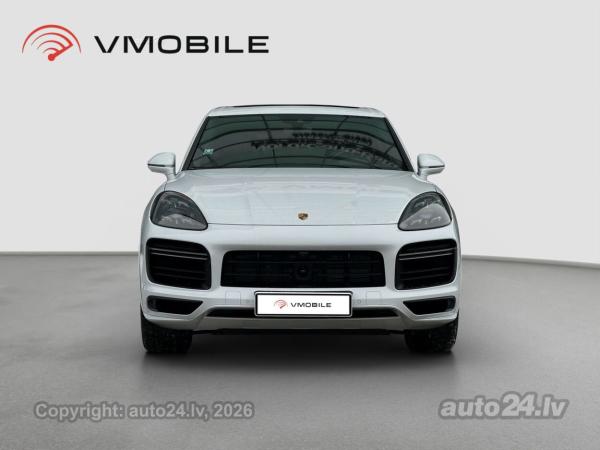 White Porsche Cayenne 2020 in Riga, with an engine capacity of 4.00 L and mileage of 94 thousand km for 74900 €, photo 3 on AUTOMOTO.COM.LV