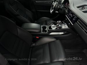 Balts Porsche Cayenne 2020 Rīga, ar dzinēja tilpumu 4.00 L un nobraukumu 94 tūkst. km par 74900 €, foto 6 vietnē AUTOMOTO.COM.LV