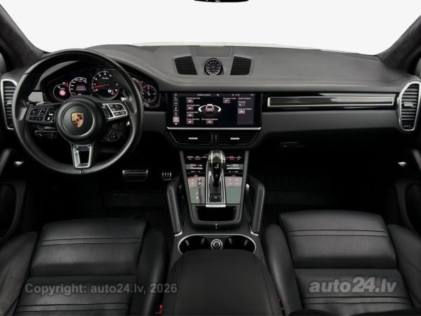 White Porsche Cayenne 2020 in Riga, with an engine capacity of 4.00 L and mileage of 94 thousand km for 74900 €, photo 7 on AUTOMOTO.COM.LV