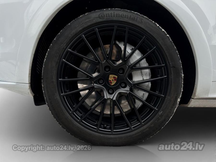 Balts Porsche Cayenne 2020 Rīga, ar dzinēja tilpumu 4.00 L un nobraukumu 94 tūkst. km par 74900 €, foto 26 vietnē AUTOMOTO.COM.LV