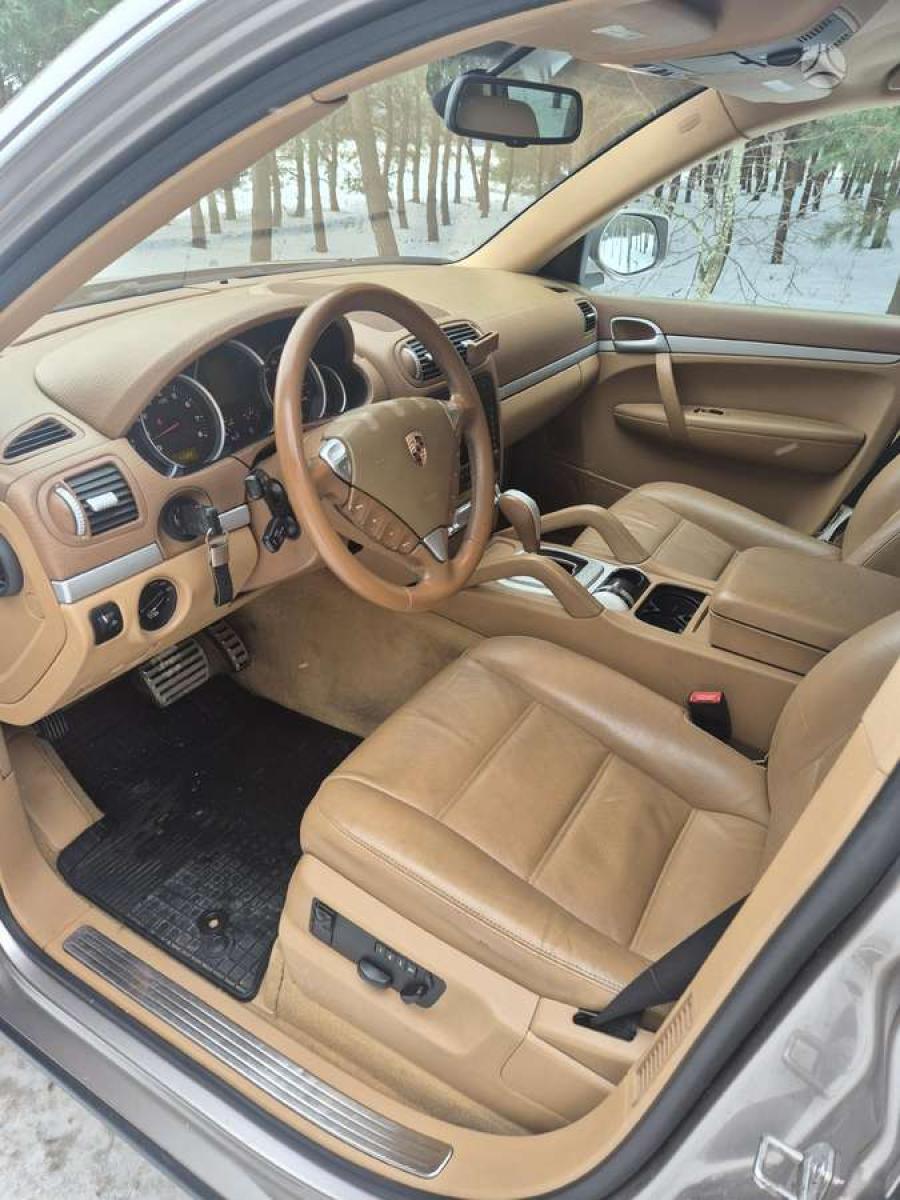 Dzeltens Porsche Cayenne 2008 Tauragė, ar dzinēja tilpumu 4.81 L un nobraukumu 214 tūkst. km par 7500 €, foto 15 vietnē AUTOMOTO.COM.LV