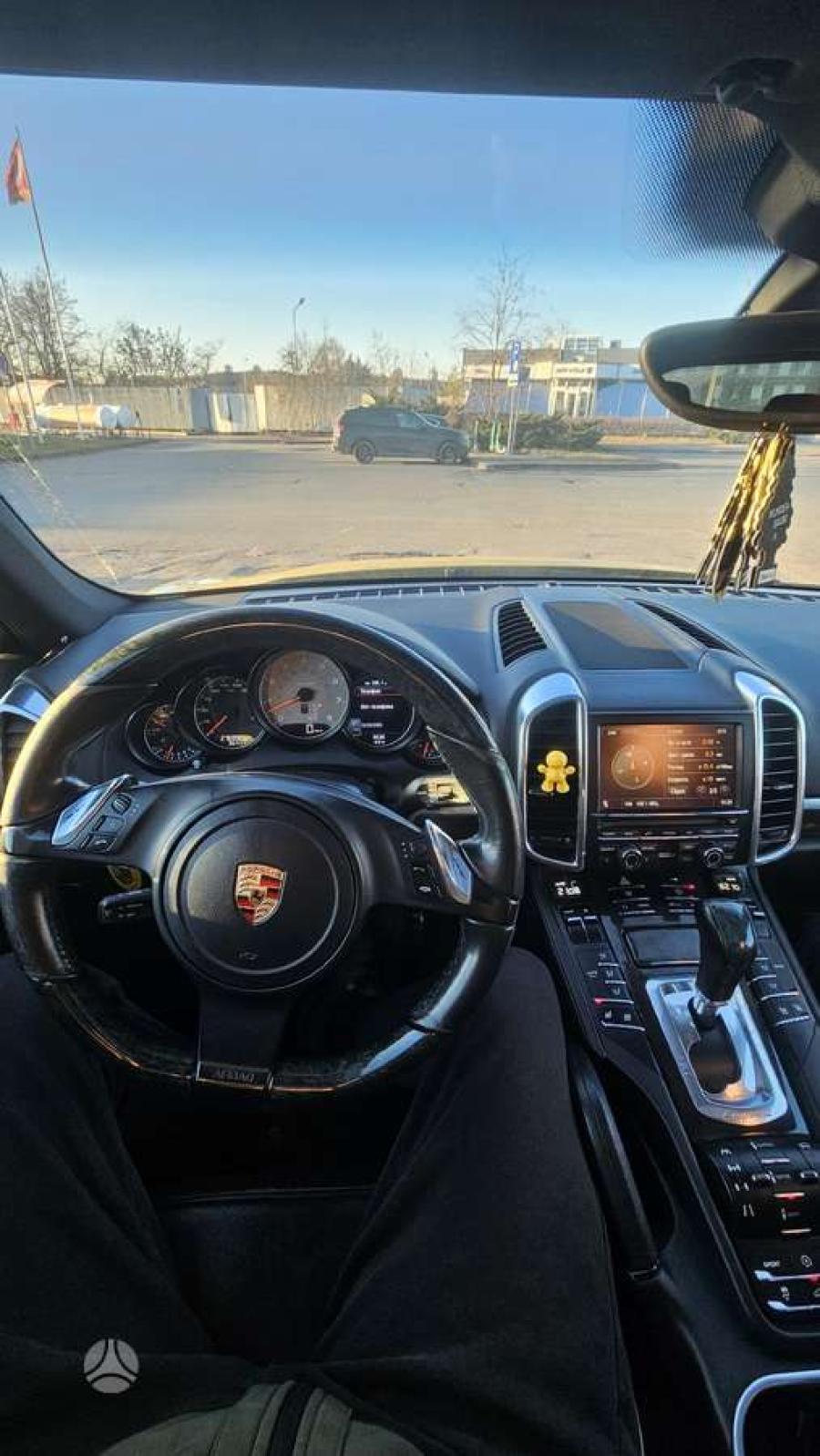 Dzeltens Porsche Cayenne 2011 Viļņa, ar dzinēja tilpumu 4.81 L un nobraukumu 274 tūkst. km par 15000 €, foto 6 vietnē AUTOMOTO.COM.LV