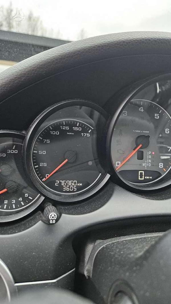 Dzeltens Porsche Cayenne 2011 Viļņa, ar dzinēja tilpumu 4.81 L un nobraukumu 274 tūkst. km par 15000 €, foto 11 vietnē AUTOMOTO.COM.LV