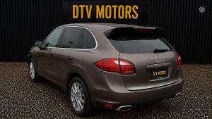 Dzeltens Porsche Cayenne 2013 Šauļi, ar dzinēja tilpumu 3.60 L un nobraukumu 297 tūkst. km par 7990 €, foto 4 vietnē AUTOMOTO.COM.LV