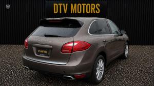 Dzeltens Porsche Cayenne 2013 Šauļi, ar dzinēja tilpumu 3.60 L un nobraukumu 297 tūkst. km par 7990 €, foto 5 vietnē AUTOMOTO.COM.LV