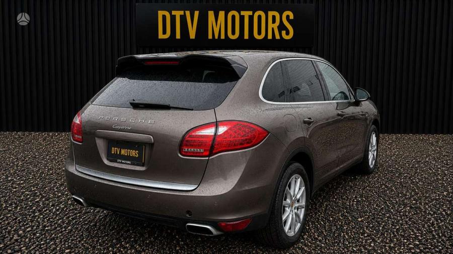 Dzeltens Porsche Cayenne 2013 Šauļi, ar dzinēja tilpumu 3.60 L un nobraukumu 297 tūkst. km par 7990 €, foto 5 vietnē AUTOMOTO.COM.LV