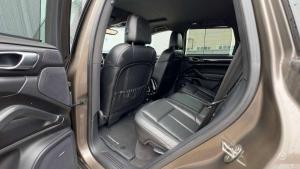 Dzeltens Porsche Cayenne 2013 Šauļi, ar dzinēja tilpumu 3.60 L un nobraukumu 297 tūkst. km par 7990 €, foto 7 vietnē AUTOMOTO.COM.LV