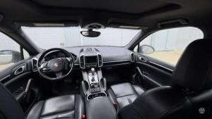 Dzeltens Porsche Cayenne 2013 Šauļi, ar dzinēja tilpumu 3.60 L un nobraukumu 297 tūkst. km par 7990 €, foto 8 vietnē AUTOMOTO.COM.LV