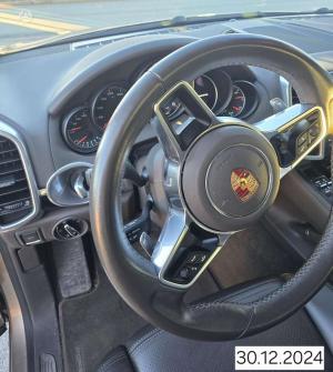Yellow Porsche Cayenne 2016 in Tallinn, with an engine capacity of 2.97 L and mileage of 98 thousand km for 32000 €, photo 2 on AUTOMOTO.COM.LV