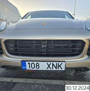 Yellow Porsche Cayenne 2016 in Tallinn, with an engine capacity of 2.97 L and mileage of 98 thousand km for 32000 €, photo 6 on AUTOMOTO.COM.LV