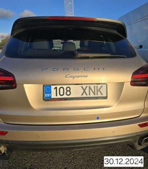 Yellow Porsche Cayenne 2016 in Tallinn, with an engine capacity of 2.97 L and mileage of 98 thousand km for 32000 €, photo 7 on AUTOMOTO.COM.LV