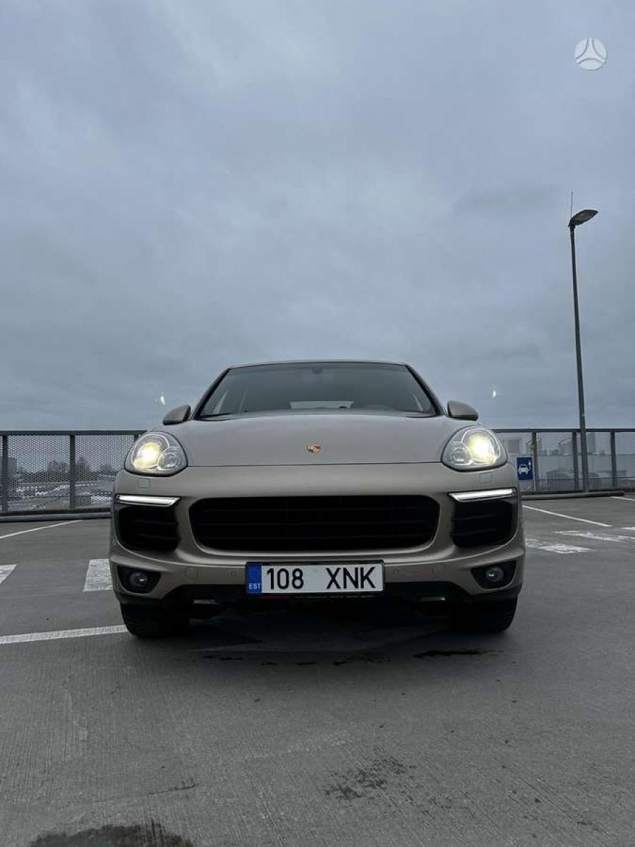 Yellow Porsche Cayenne 2016 in Tallinn, with an engine capacity of 2.97 L and mileage of 98 thousand km for 32000 €, photo 19 on AUTOMOTO.COM.LV