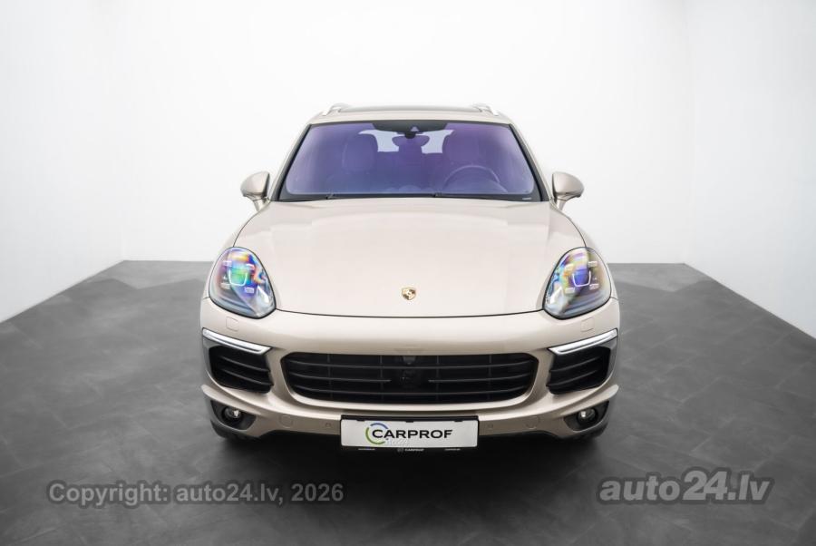 Dzeltens Porsche Cayenne 2016 Tallina, ar dzinēja tilpumu 3.00 L un nobraukumu 139 tūkst. km par 24999 €, foto 3 vietnē AUTOMOTO.COM.LV