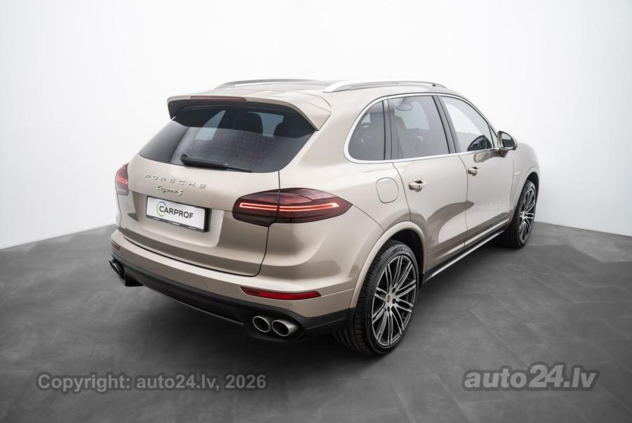 Dzeltens Porsche Cayenne 2016 Tallina, ar dzinēja tilpumu 3.00 L un nobraukumu 139 tūkst. km par 24999 €, foto 5 vietnē AUTOMOTO.COM.LV