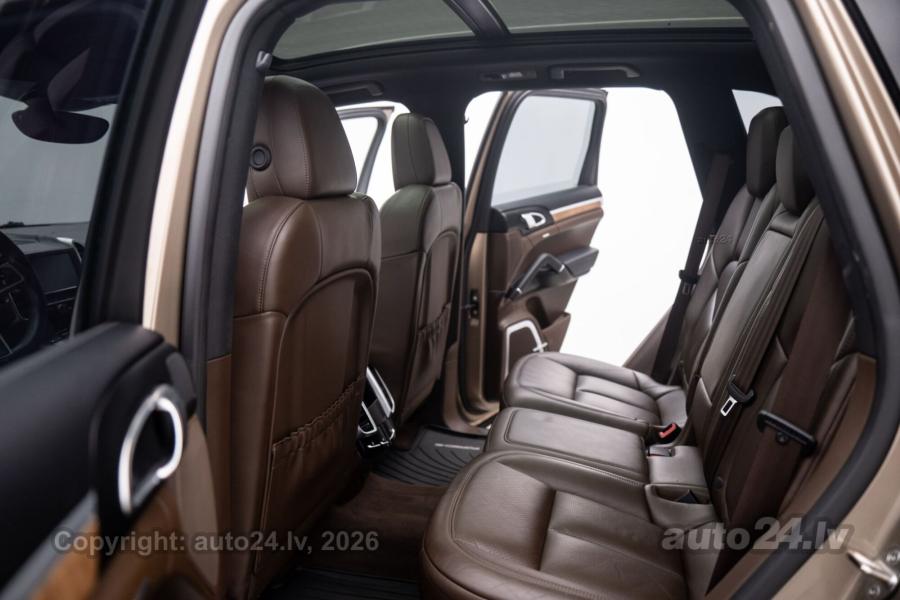 Dzeltens Porsche Cayenne 2016 Tallina, ar dzinēja tilpumu 3.00 L un nobraukumu 139 tūkst. km par 24999 €, foto 9 vietnē AUTOMOTO.COM.LV