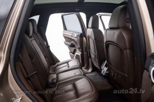 Dzeltens Porsche Cayenne 2016 Tallina, ar dzinēja tilpumu 3.00 L un nobraukumu 139 tūkst. km par 24999 €, foto 10 vietnē AUTOMOTO.COM.LV