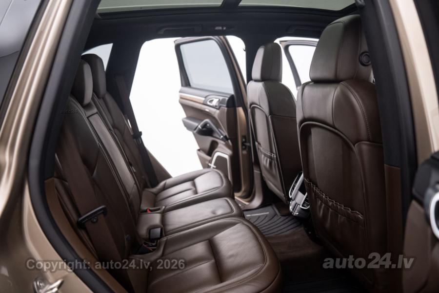 Dzeltens Porsche Cayenne 2016 Tallina, ar dzinēja tilpumu 3.00 L un nobraukumu 139 tūkst. km par 24999 €, foto 10 vietnē AUTOMOTO.COM.LV