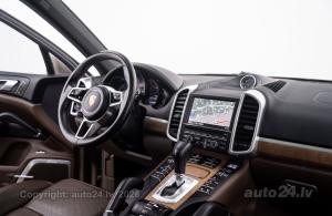 Dzeltens Porsche Cayenne 2016 Tallina, ar dzinēja tilpumu 3.00 L un nobraukumu 139 tūkst. km par 24999 €, foto 12 vietnē AUTOMOTO.COM.LV