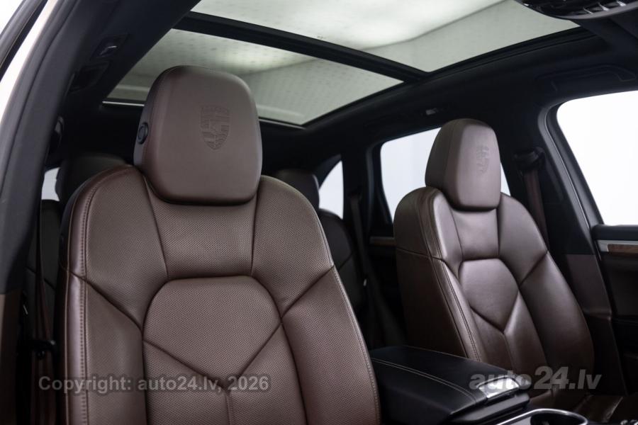Dzeltens Porsche Cayenne 2016 Tallina, ar dzinēja tilpumu 3.00 L un nobraukumu 139 tūkst. km par 24999 €, foto 14 vietnē AUTOMOTO.COM.LV