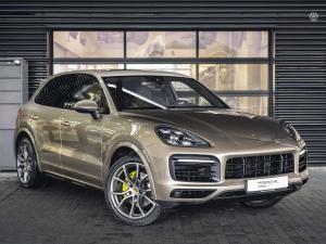 Yellow Porsche Cayenne 2018 in Vilnius, with an engine capacity of 3.00 L and mileage of 117 thousand km for 52911 €, photo 7 on AUTOMOTO.COM.LV