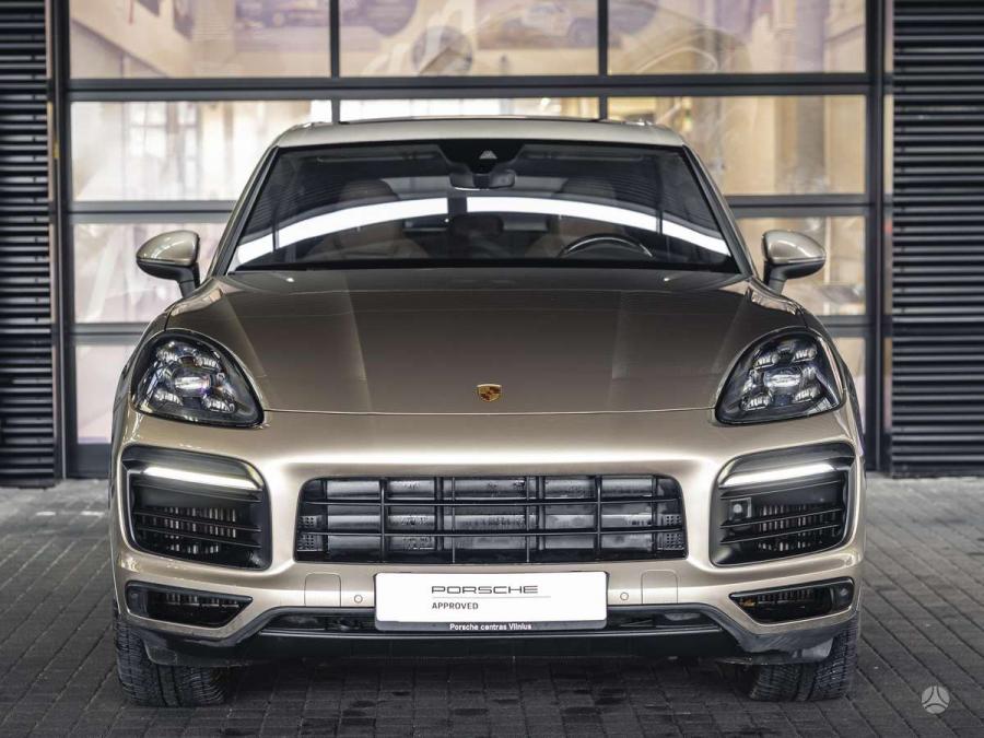 Yellow Porsche Cayenne 2018 in Vilnius, with an engine capacity of 3.00 L and mileage of 117 thousand km for 52911 €, photo 8 on AUTOMOTO.COM.LV