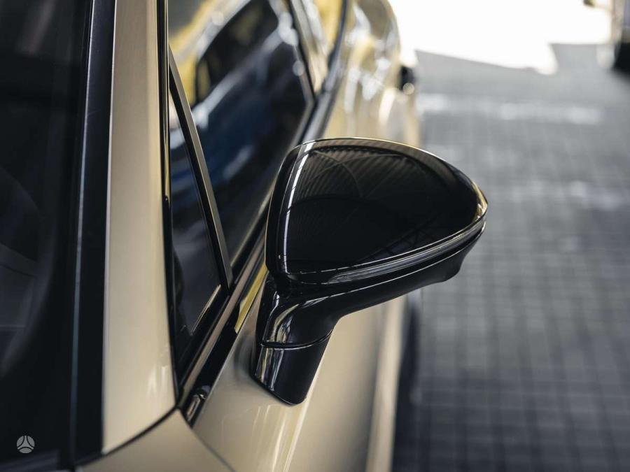Yellow Porsche Cayenne 2019 in Vilnius, with an engine capacity of 2.89 L and mileage of 132 thousand km for 63911 €, photo 14 on AUTOMOTO.COM.LV