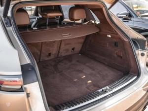 Yellow Porsche Cayenne 2019 in Vilnius, with an engine capacity of 2.89 L and mileage of 132 thousand km for 63911 €, photo 43 on AUTOMOTO.COM.LV