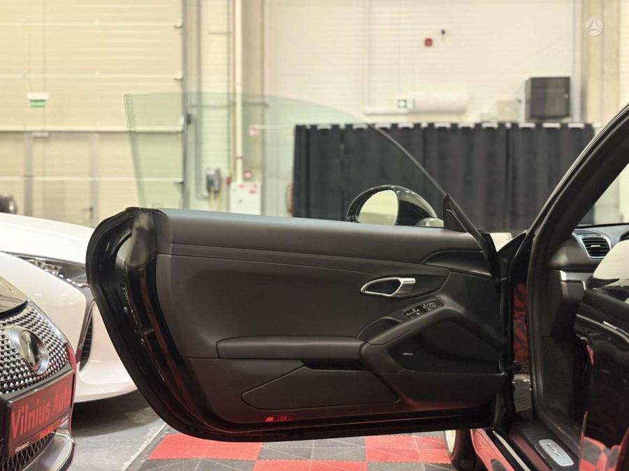 Black Porsche Cayman 2014 in Vilnius, with an engine capacity of 2.71 L and mileage of 148 thousand km for 32550 €, photo 12 on AUTOMOTO.COM.LV