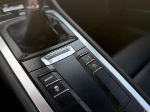 Black Porsche Cayman 2015 in Vilnius, with an engine capacity of 2.71 L and mileage of 75 thousand km for 35000 €, photo 15 on AUTOMOTO.COM.LV