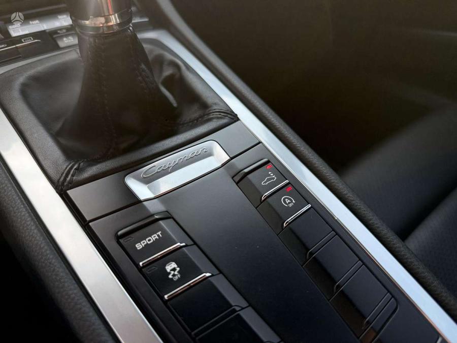 Black Porsche Cayman 2015 in Vilnius, with an engine capacity of 2.71 L and mileage of 75 thousand km for 35000 €, photo 15 on AUTOMOTO.COM.LV