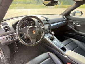 Black Porsche Cayman 2015 in Vilnius, with an engine capacity of 2.71 L and mileage of 75 thousand km for 35000 €, photo 18 on AUTOMOTO.COM.LV