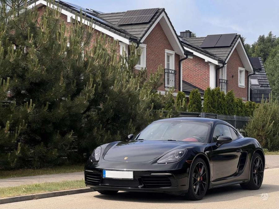 Black Porsche Cayman 2017 in Klaipeda, with an engine capacity of 2.50 L and mileage of 151 thousand km for 39929 €, photo 1 on AUTOMOTO.COM.LV