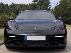 Black Porsche Cayman 2017 in Klaipeda, with an engine capacity of 2.50 L and mileage of 151 thousand km for 39929 €, photo 4 on AUTOMOTO.COM.LV