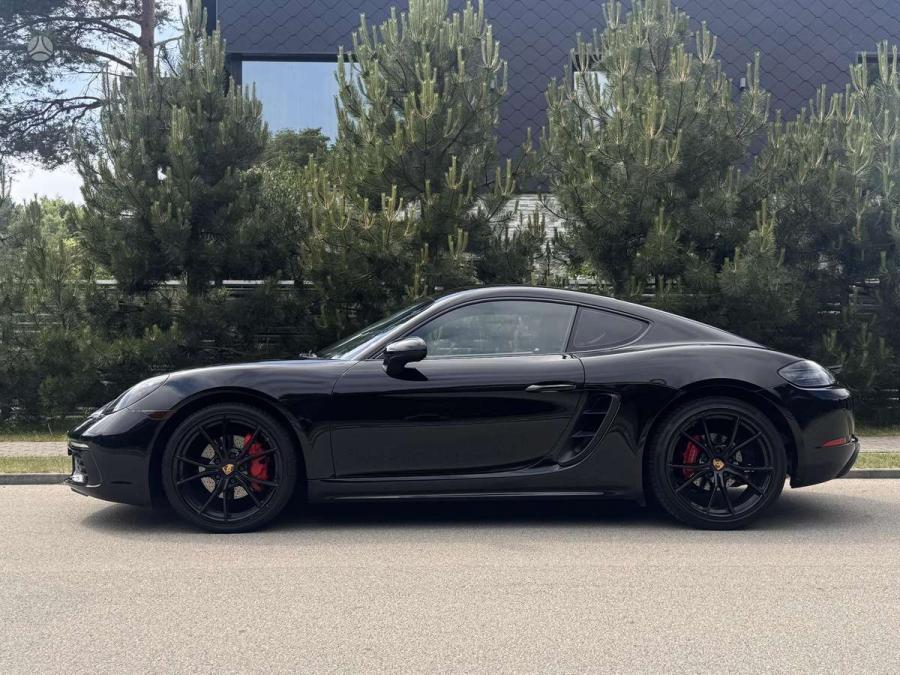 Black Porsche Cayman 2017 in Klaipeda, with an engine capacity of 2.50 L and mileage of 151 thousand km for 39929 €, photo 6 on AUTOMOTO.COM.LV