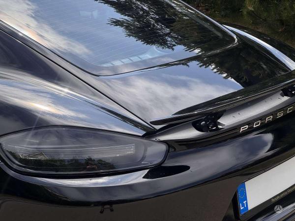 Melns Porsche Cayman 2017 Klaipėda, ar dzinēja tilpumu 2.50 L un nobraukumu 151 tūkst. km par 39929 €, foto 6 vietnē AUTOMOTO.COM.LV