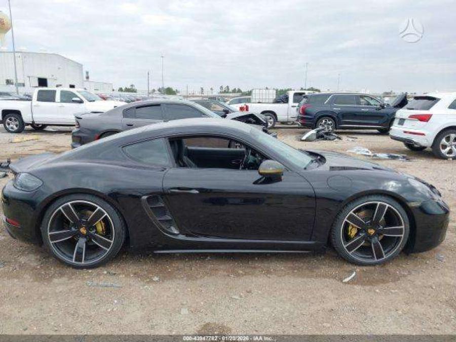 Black Porsche Cayman 2018 in Klaipeda, with an engine capacity of 2.00 L and mileage of 70 thousand km for 23900 €, photo 13 on AUTOMOTO.COM.LV