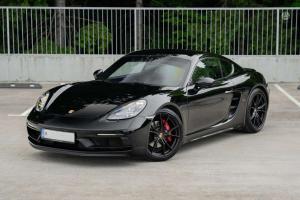 Melns Porsche Cayman 2019 Viļņa, ar dzinēja tilpumu 2.50 L un nobraukumu 58 tūkst. km par 58000 €, foto  vietnē AUTOMOTO.COM.LV