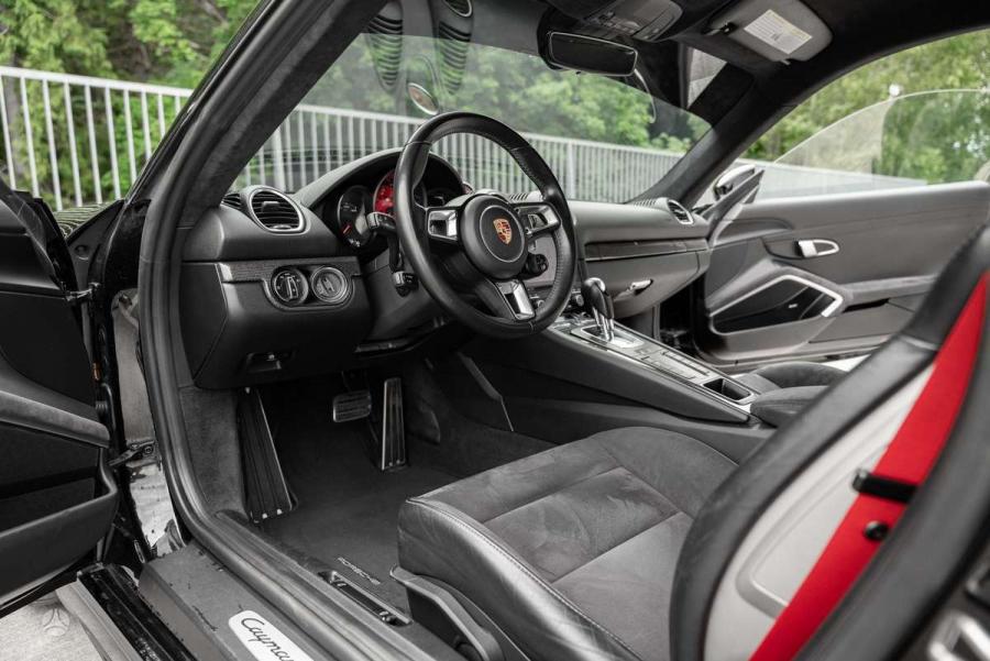 Melns Porsche Cayman 2019 Viļņa, ar dzinēja tilpumu 2.50 L un nobraukumu 58 tūkst. km par 58000 €, foto 16 vietnē AUTOMOTO.COM.LV