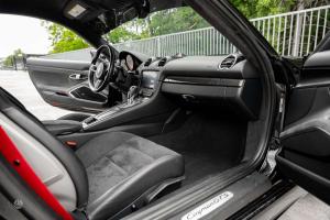 Melns Porsche Cayman 2019 Viļņa, ar dzinēja tilpumu 2.50 L un nobraukumu 58 tūkst. km par 58000 €, foto 24 vietnē AUTOMOTO.COM.LV