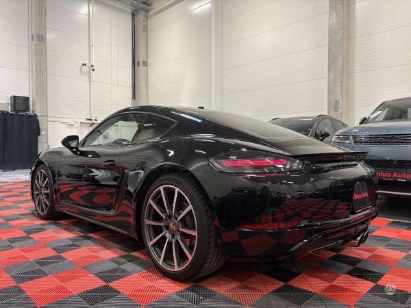 Melns Porsche Cayman 2019 Viļņa, ar dzinēja tilpumu 1.99 L un nobraukumu 82 tūkst. km par 49990 €, foto 6 vietnē AUTOMOTO.COM.LV