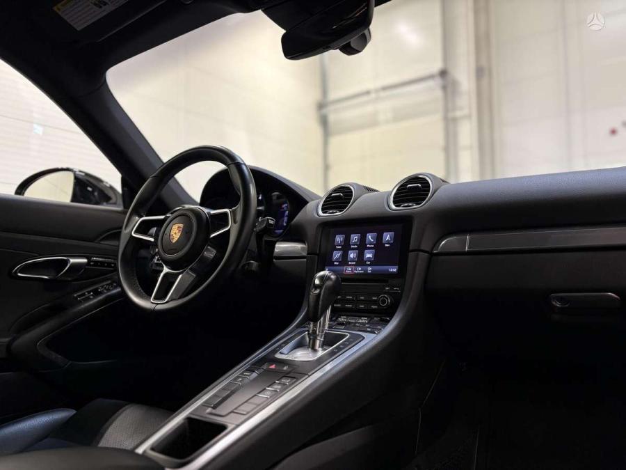 Melns Porsche Cayman 2019 Viļņa, ar dzinēja tilpumu 1.99 L un nobraukumu 82 tūkst. km par 49990 €, foto 20 vietnē AUTOMOTO.COM.LV