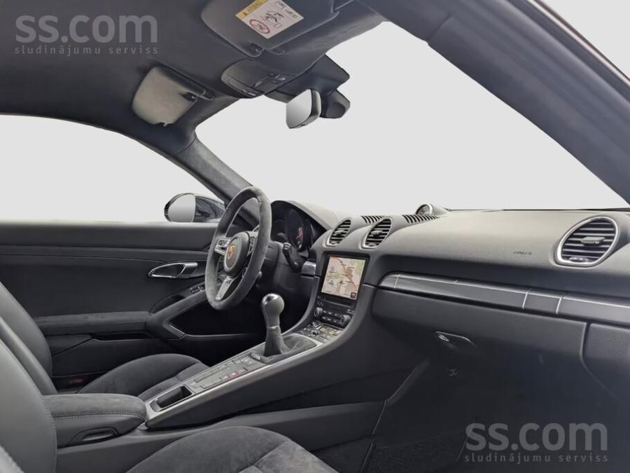 Black Porsche Cayman 2021 in Riga, with an engine capacity of 4.00 L and mileage of 40 thousand km for 89990 €, photo 7 on AUTOMOTO.COM.LV