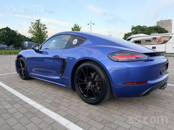 Blue Porsche Cayman 2019 in Riga, with an engine capacity of 2.00 L and mileage of 77 thousand km for 51900 €, photo 3 on AUTOMOTO.COM.LV