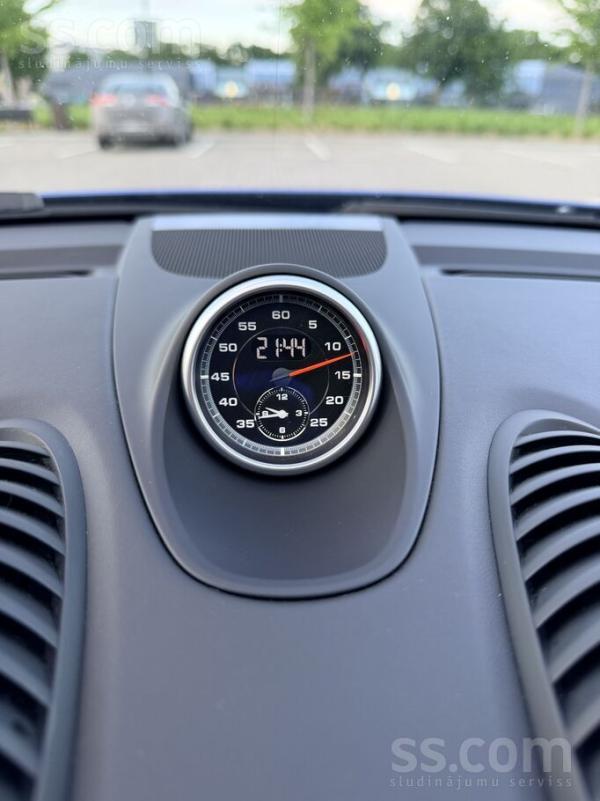 Blue Porsche Cayman 2019 in Riga, with an engine capacity of 2.00 L and mileage of 77 thousand km for 51900 €, photo 7 on AUTOMOTO.COM.LV