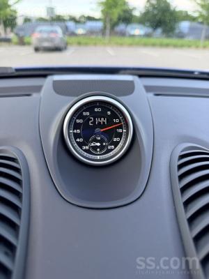 Blue Porsche Cayman 2019 in Riga, with an engine capacity of 2.00 L and mileage of 77 thousand km for 51900 €, photo 8 on AUTOMOTO.COM.LV