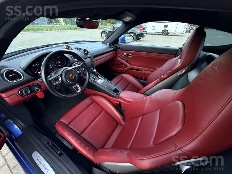 Blue Porsche Cayman 2019 in Riga, with an engine capacity of 2.00 L and mileage of 77 thousand km for 51900 €, photo 11 on AUTOMOTO.COM.LV