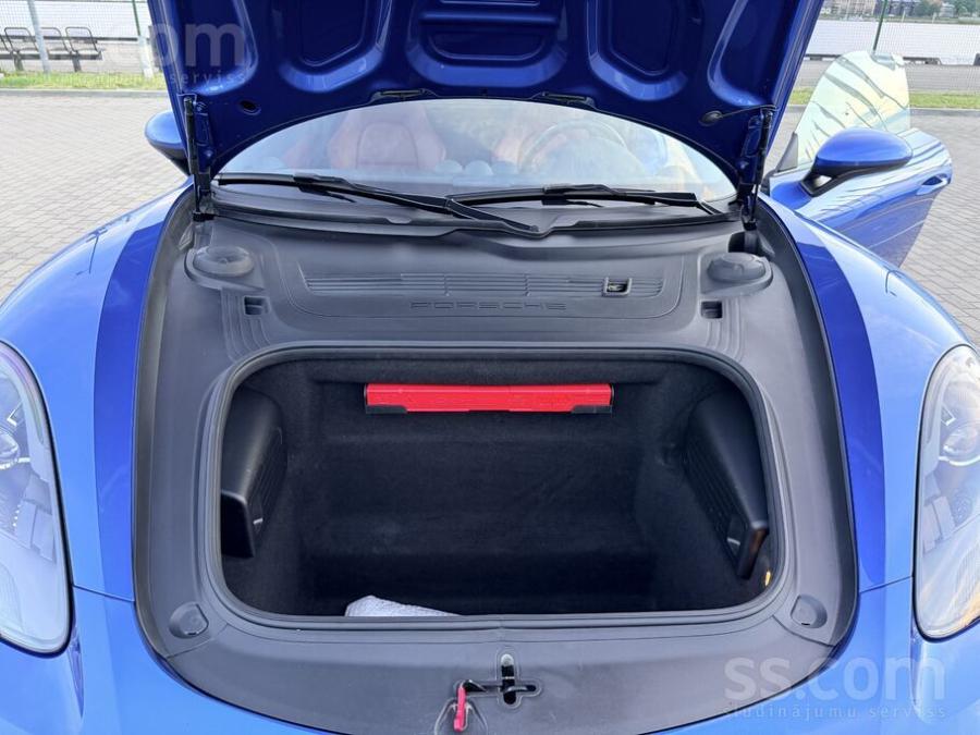Blue Porsche Cayman 2019 in Riga, with an engine capacity of 2.00 L and mileage of 77 thousand km for 51900 €, photo 13 on AUTOMOTO.COM.LV