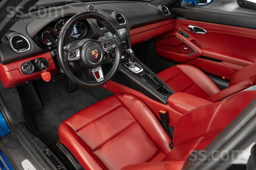 Blue Porsche Cayman 2019 in Riga, with an engine capacity of 2.00 L and mileage of 78 thousand km for 55000 €, photo 11 on AUTOMOTO.COM.LV